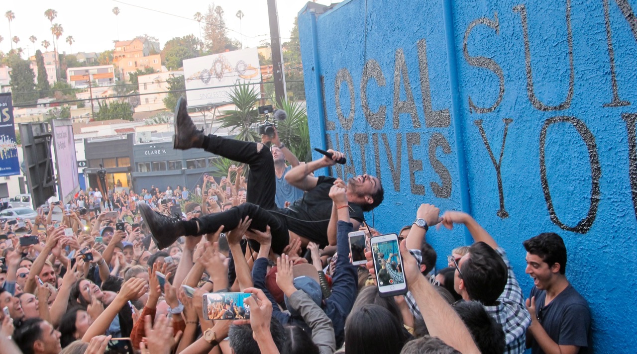Local Natives stage guerilla show on a Silver Lake rooftop — and it ...